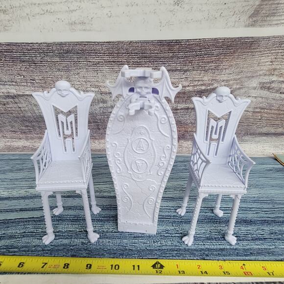 monster high | Toys | Monster High Dining Chairs Lot Of 2 Tombstone ...